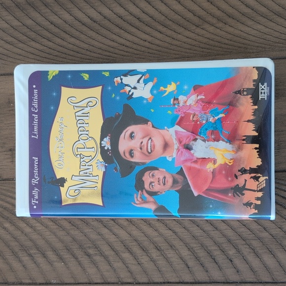 Walt Disney | Toys | Walt Disneys Masterpiece Mary Poppins Vhs Tape ...
